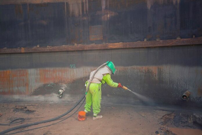How Quickly Should An Oil Spill Be Seen To?